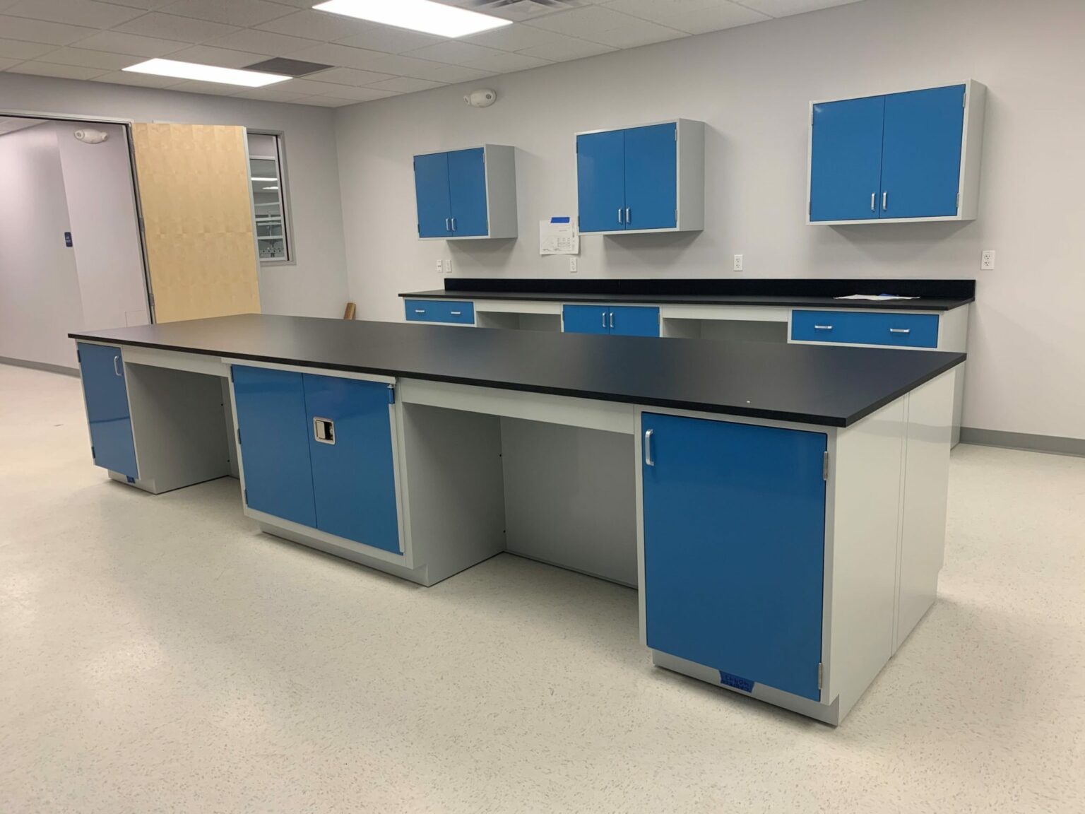Create a Comfortable Workplace with Quality Laboratory Tables