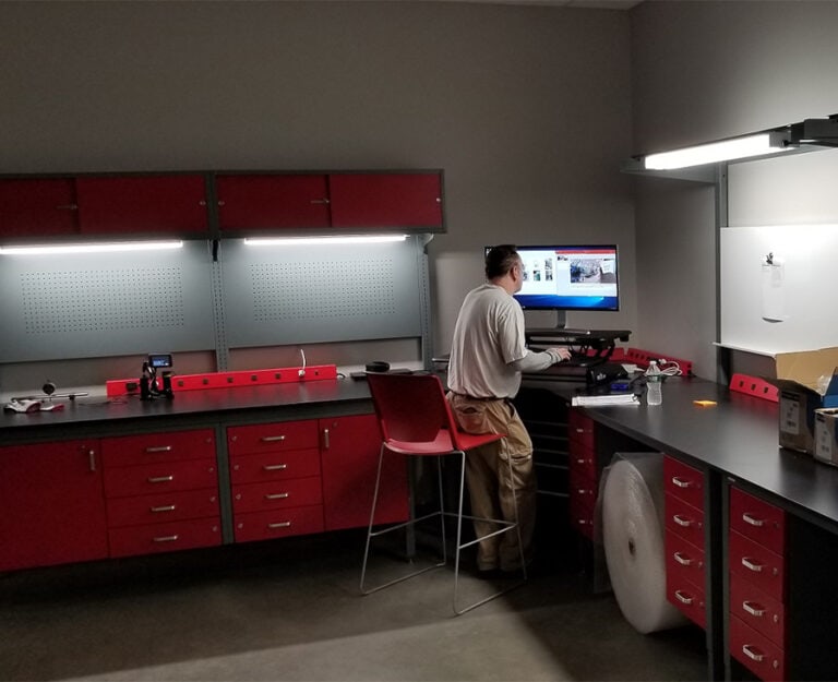 Lab Bench | Our Finest Laboratory Furniture for Commercial Spaces