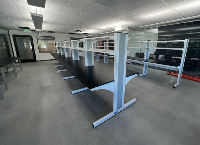 High-Quality Lab Bench and Lab Workstation for Industrial Use