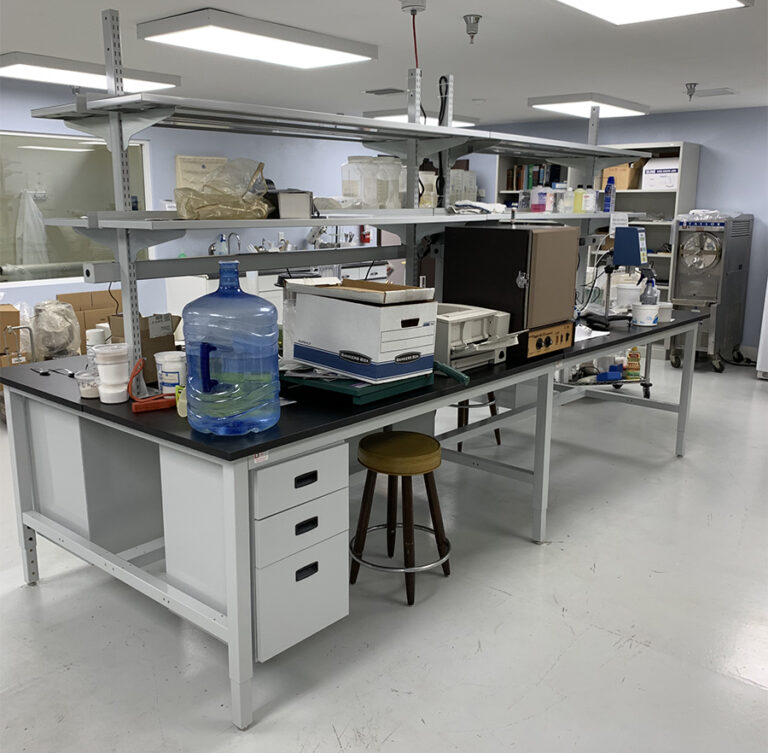 Lab Bench | Our Finest Laboratory Furniture for Commercial Spaces